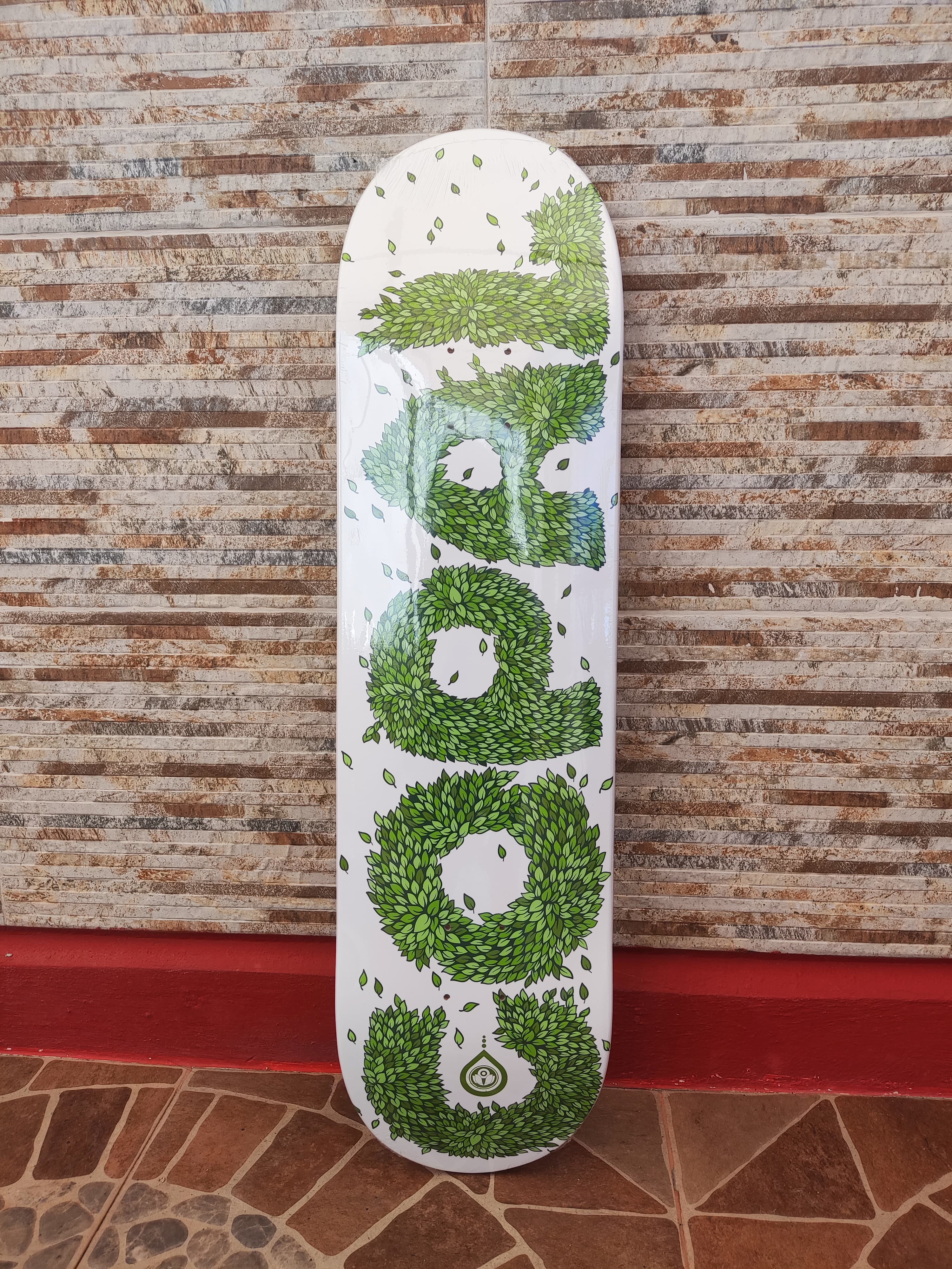 Tabla de Skate Copal de la Serie Typo Hojas Verdes 8.25 – Perro Loco Skate